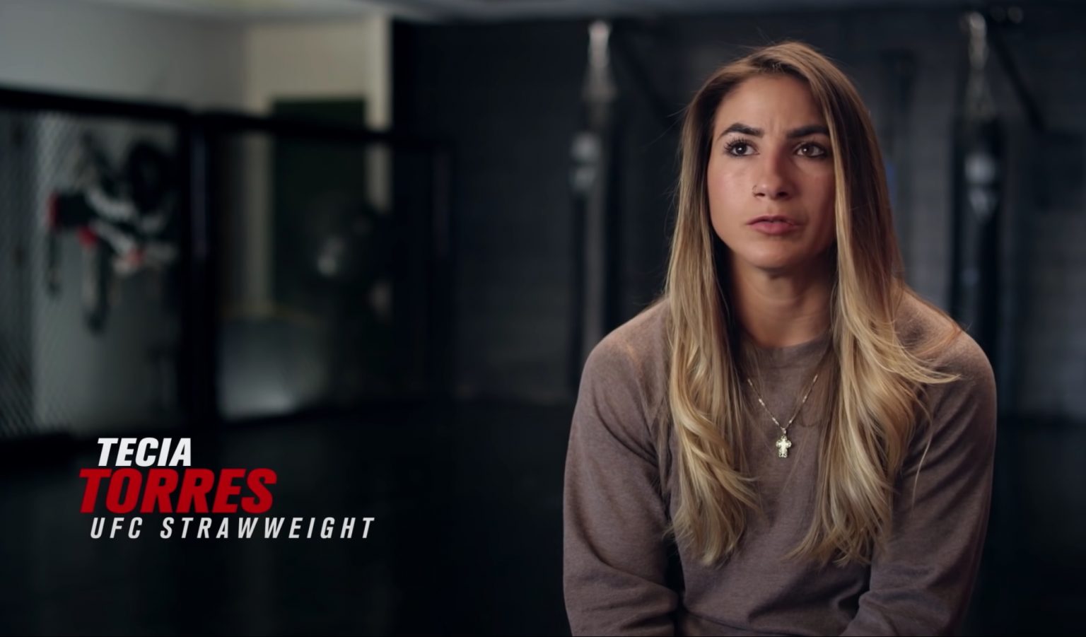 Tecia Torres hot climb - Hot Sports Girls